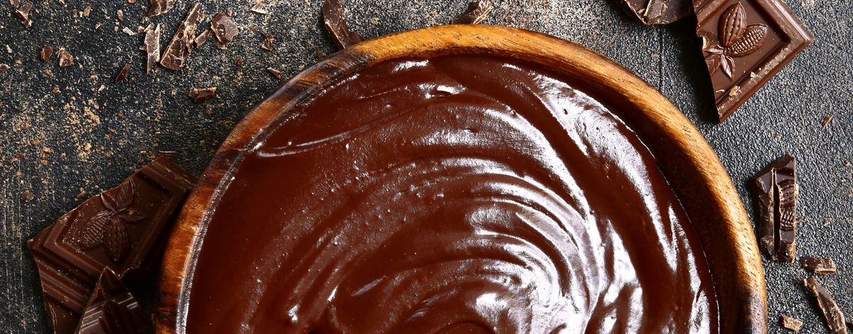 Chocolate and Date Tart Recipe | Siemens Home UK