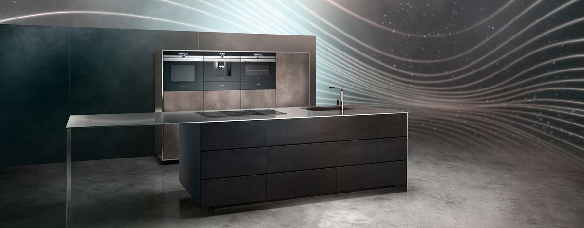 iQ700 ovens and steam ovens with integrated microwave | Siemens IE