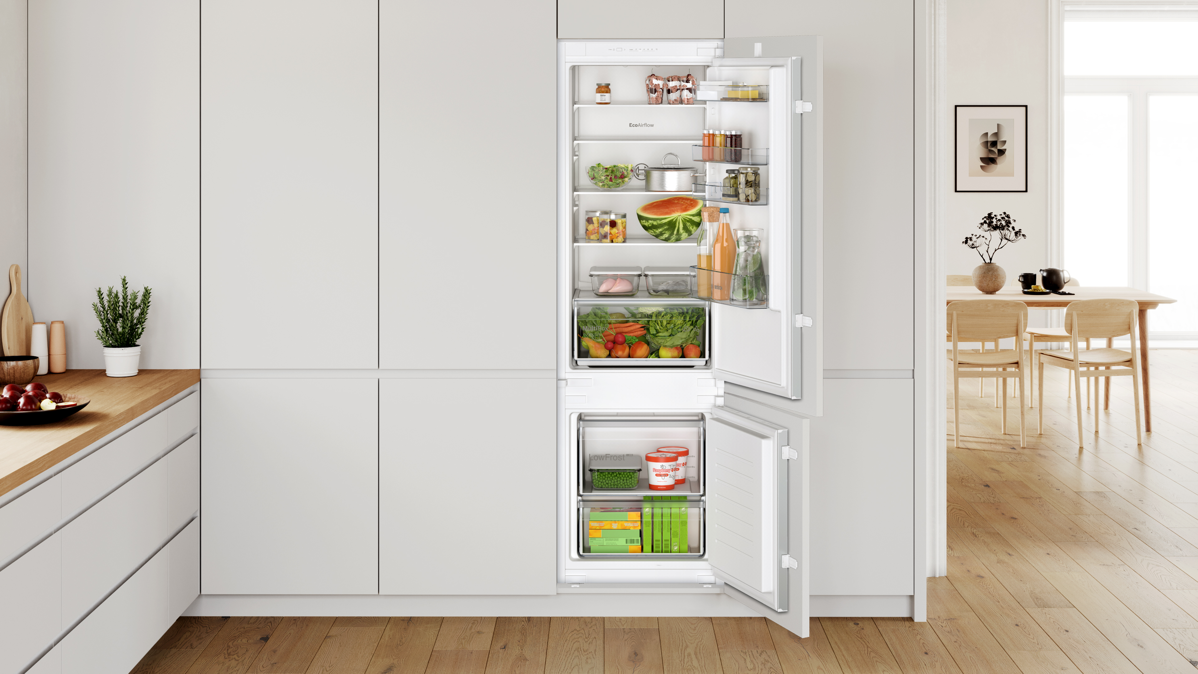 KIV87NSF0M built-in fridge-freezer with freezer at bottom | BOSCH AE